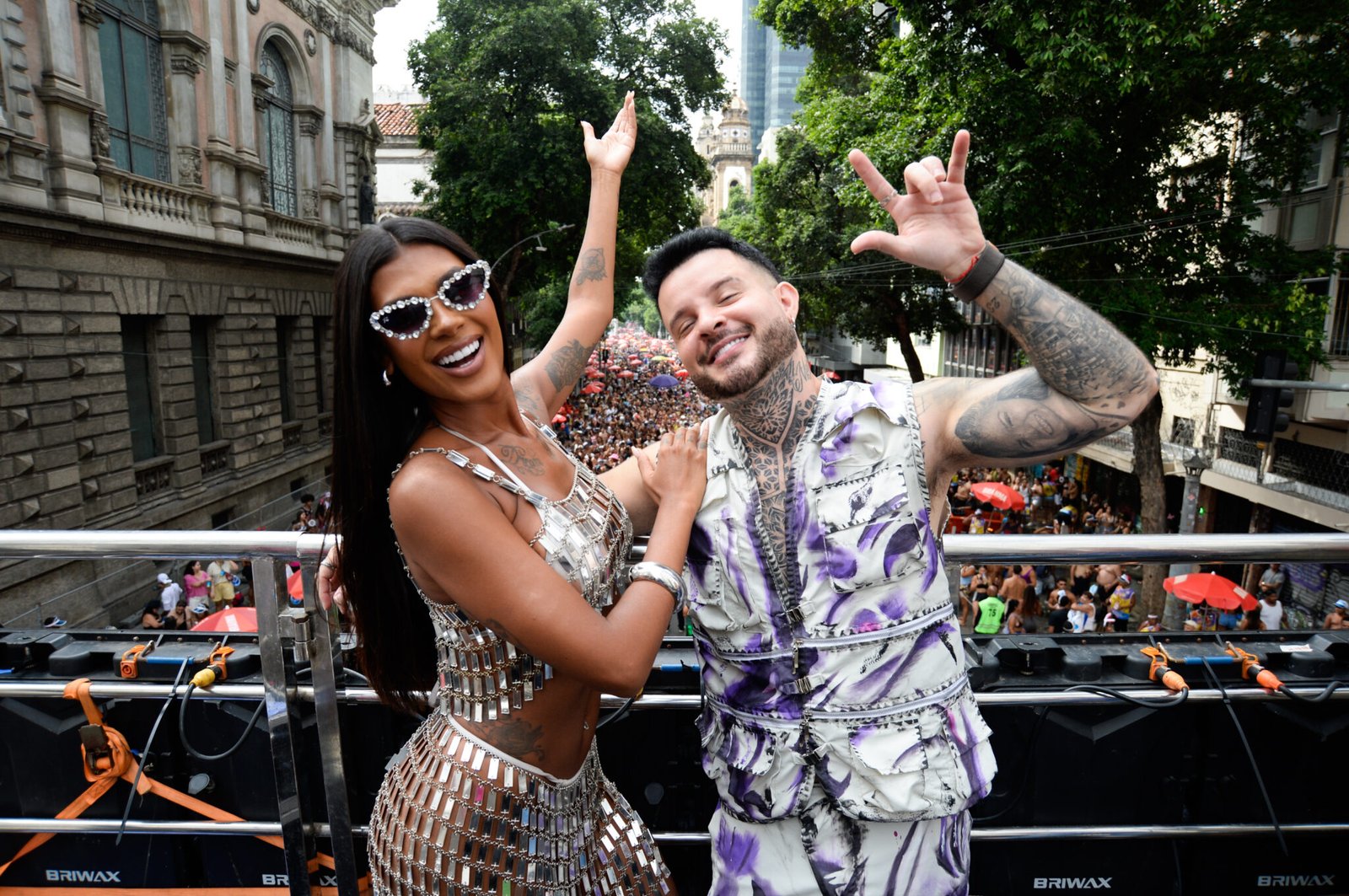 Bloco da Favorita vira baile gigante no coração do Rio - Planeta Samba
